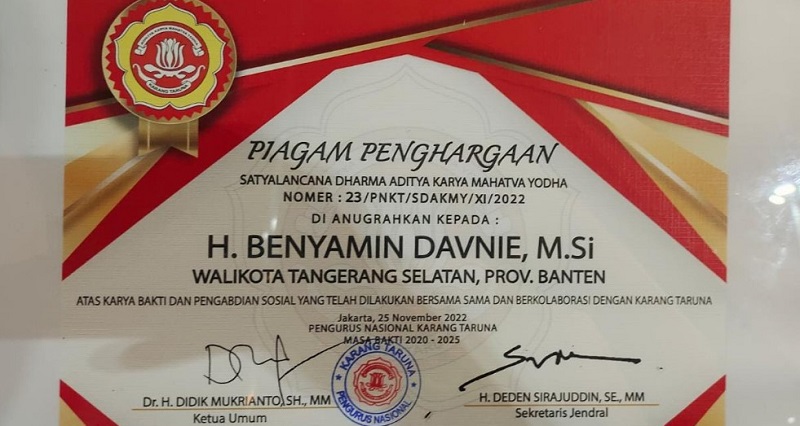 Alhamdulillah…Wali Kota Benyamin Davnie Raih Penghargaan Satyalancana di Puncak HUT Tangsel ke ...
