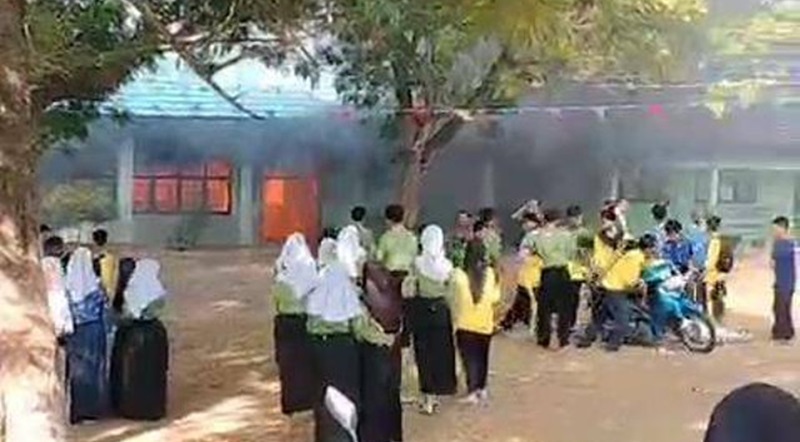 KBM Baru Mulai, Gedung SMP di Lampung Terbakar, Kerugian Ditaksir Rp ...